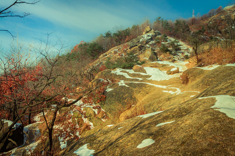 Korea Winter Trekking in a Nutshell: Seoul – The Chemist and the Counselor
